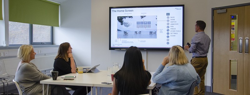 Interactive flat panel displays - Optoma Europe